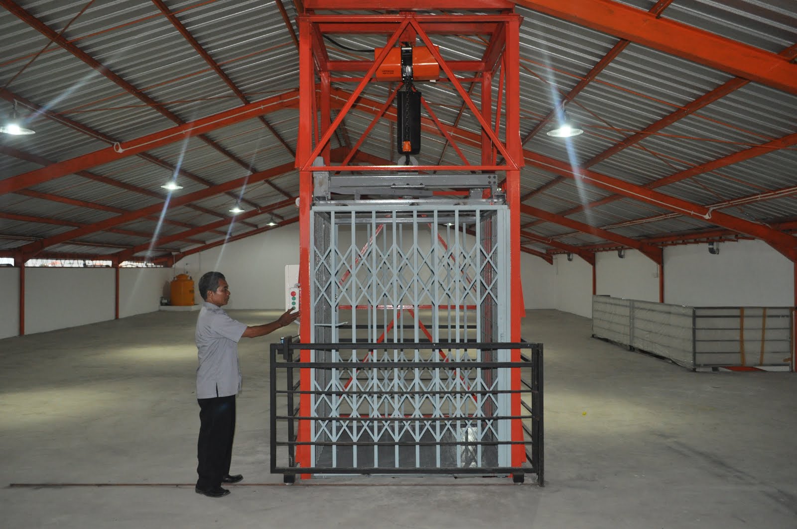 Cargo Lift - Citra Raya Crenindo